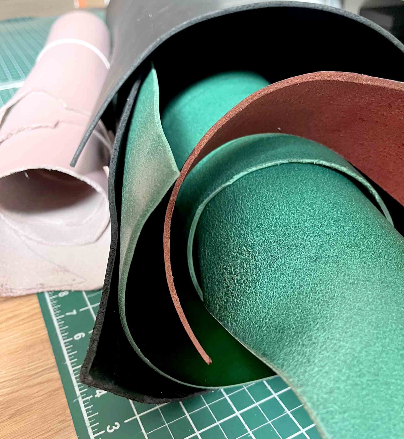 What’s the Deal with Leather Weights? | LoveLornLingerie