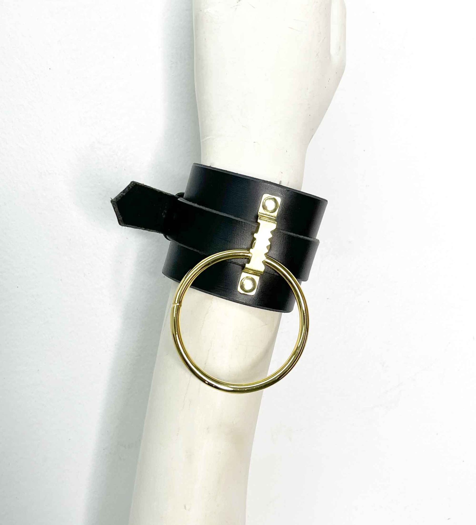 Gigi Classic Wide Leather Cuffs with O Ring | LoveLornLingerie